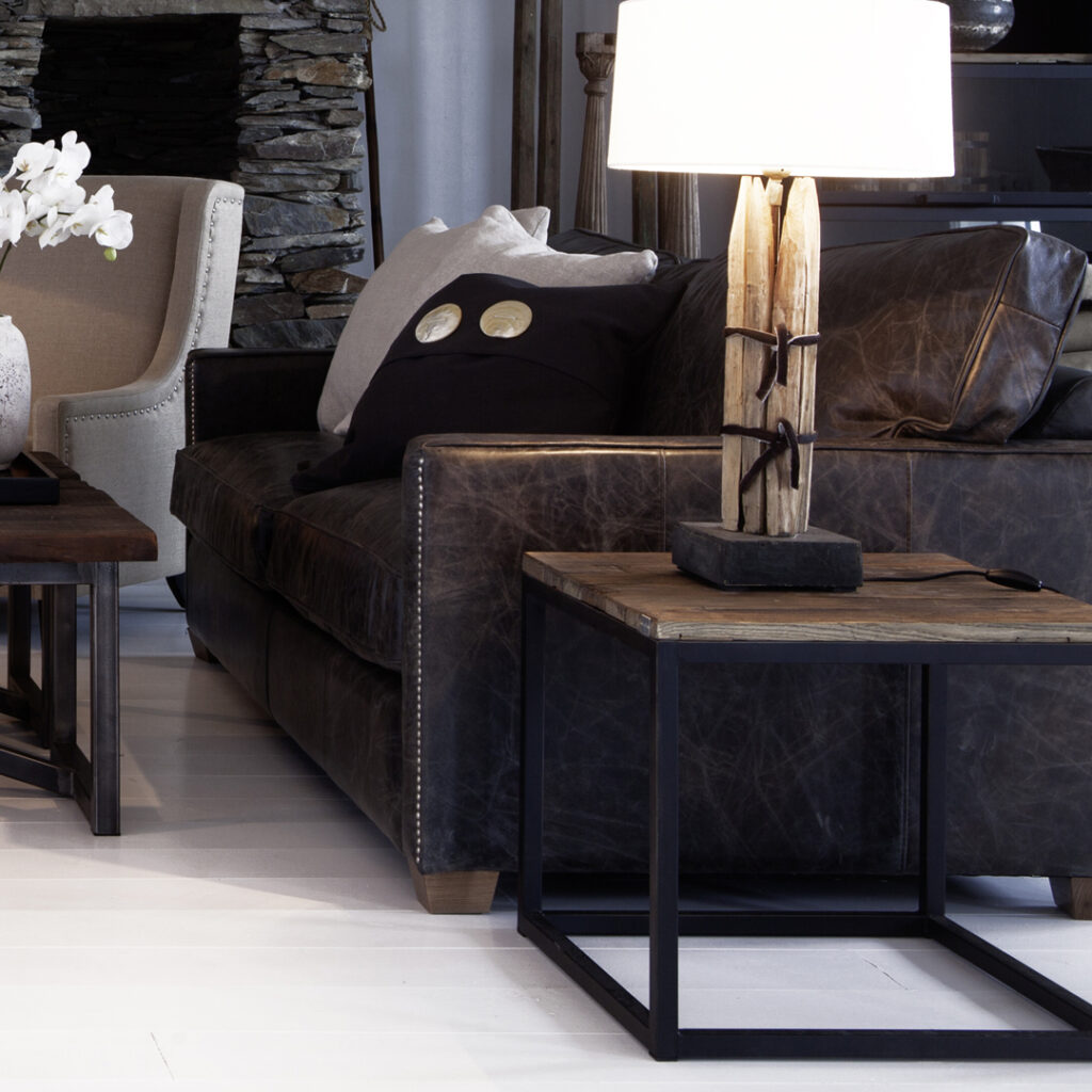 ELMWOOD Side table - Lewis & Co.